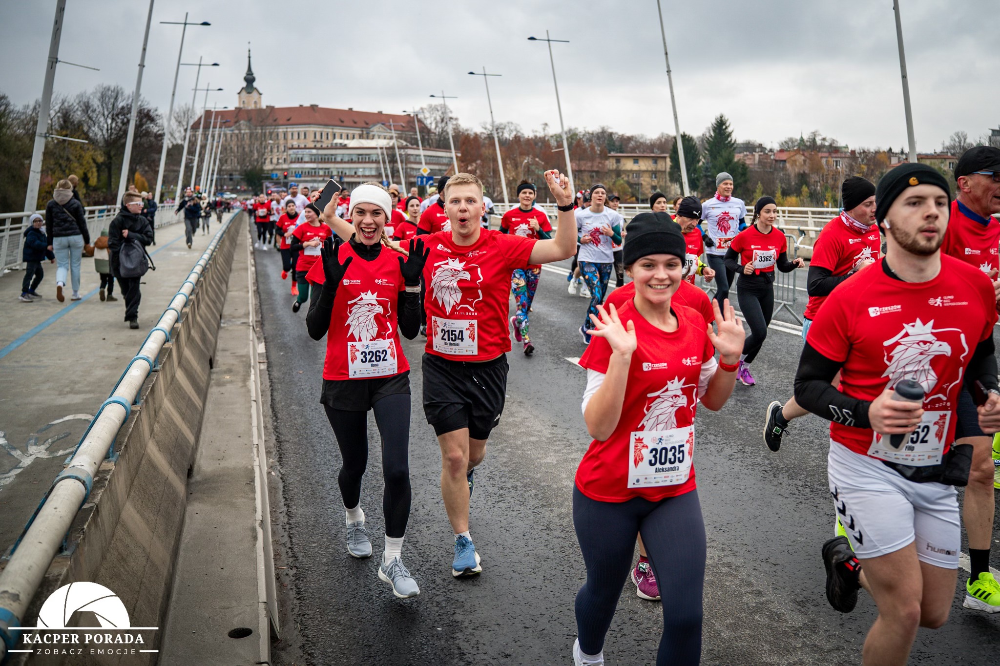 Rzeszów w biało-czerwonych barwach. 3500 osób pobiegło w 13. PKO Biegu ...