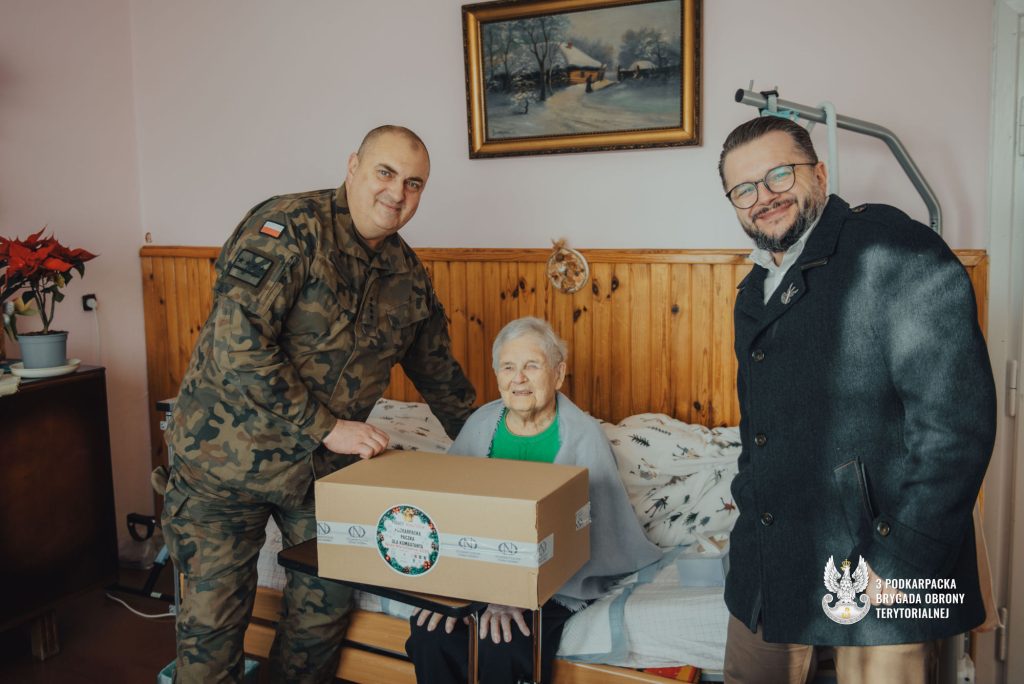 "Rodacy - Bohaterom". Żołnierze i wolontariusze przygotowali paczki dla ...